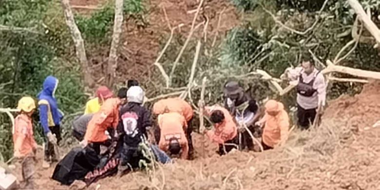 Tragedi Longsor Luwu, 4 Orang Ditemukan Meninggal dan Belasan Orang Diduga Masih Tertimbun