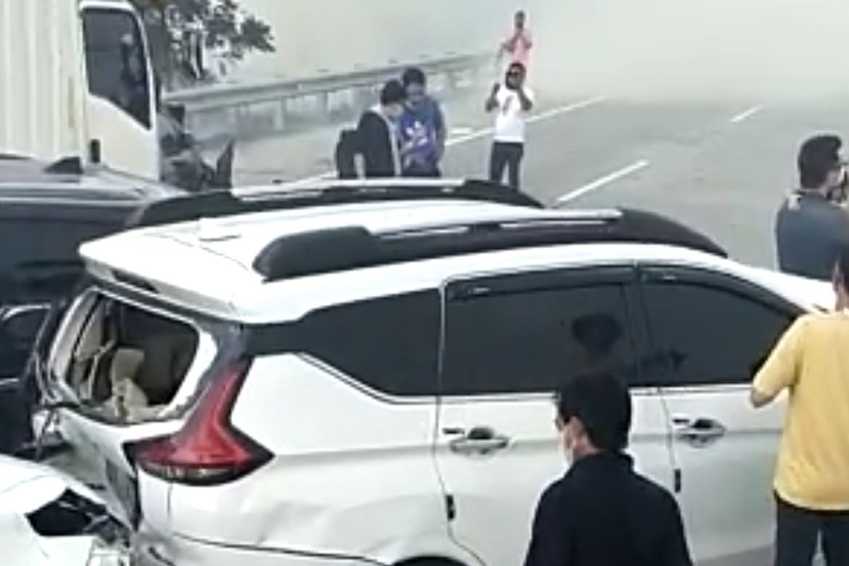 Kecelakaan di Tol Pejagan Brebes, 8 Kendaraan Tabrakan Beruntun karena Asap Pembakaran Sawah ...