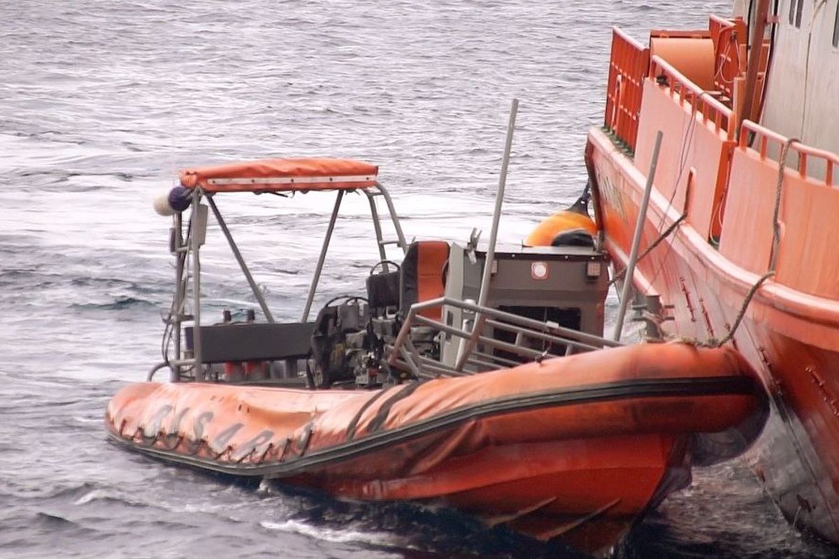 Insiden Ledakan Kapal Basarnas Ternate, 2 Nelayan yang Hendak Ditolong ...