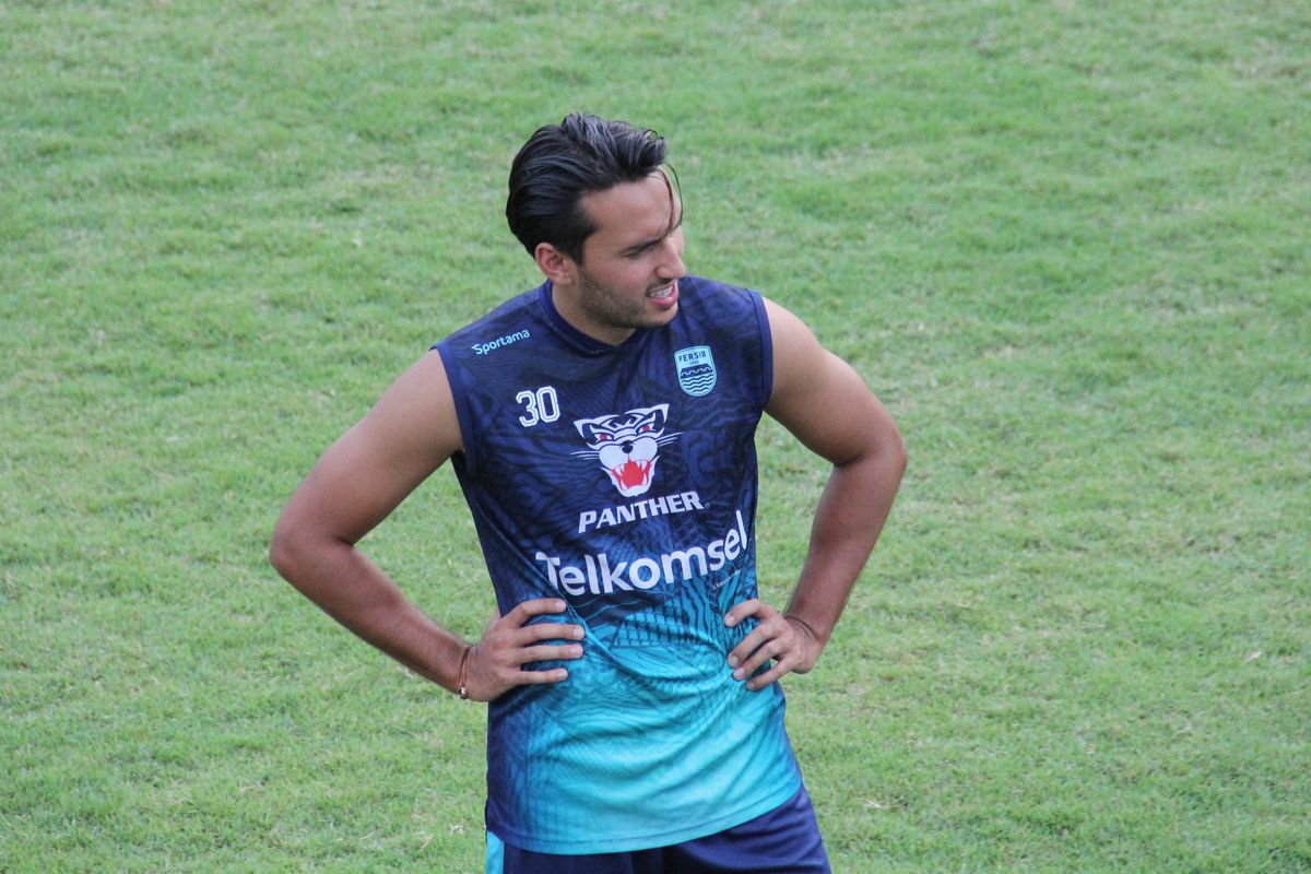 Luis Milla Senang Ezra Walian Sudah Bergabung dalam Latihan Persib Bandung