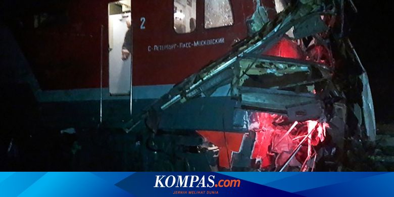 Kereta Hantam Bus yang Mogok di Rel, 16 Nyawa Melayang