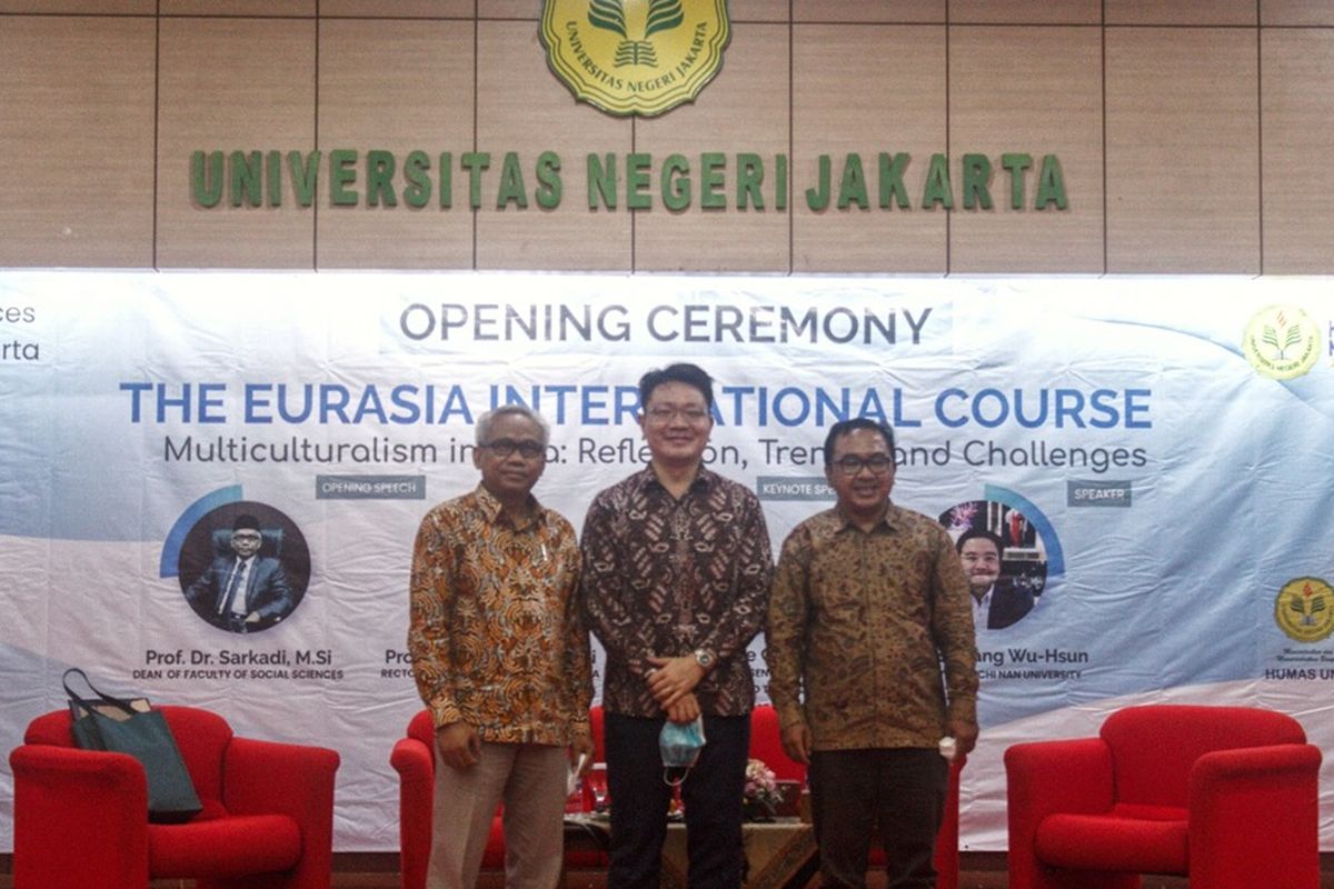 FIS UNJ Buka Program Perdana "The Eurasia International Course"