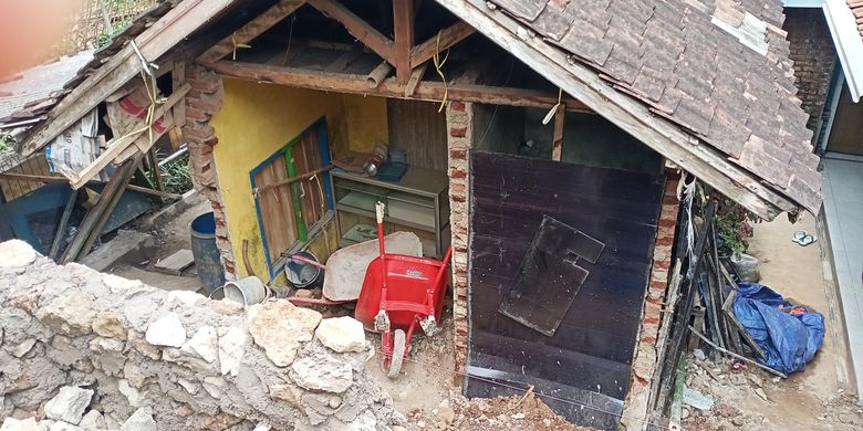 Berita Harian Bangunan-rusak-longsor-nagreg Terbaru Hari Ini - Kompas.com