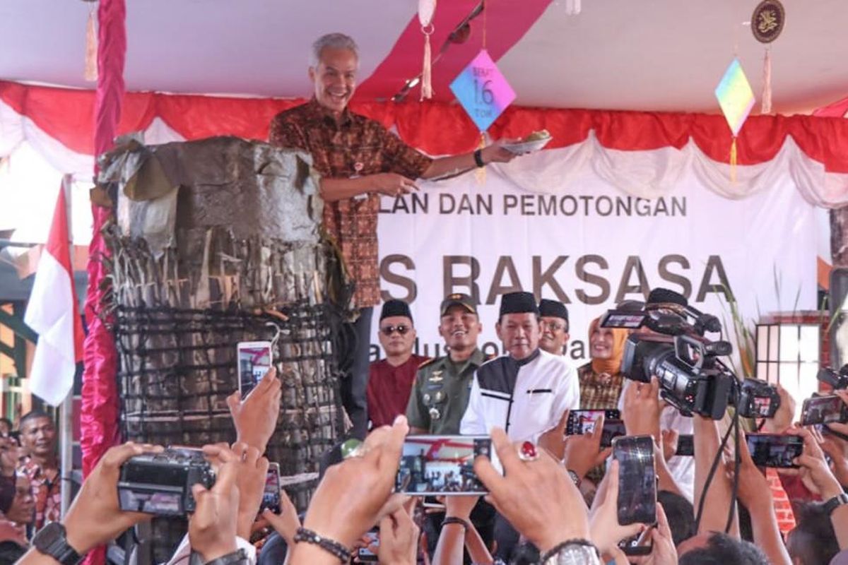 Mengenal Tradisi Lopis Raksasa yang Warnai Momen Syawalan di Pekalongan