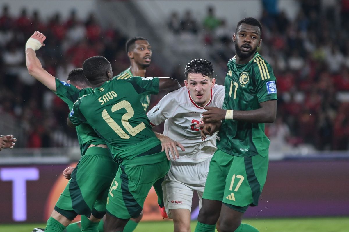Koreografi Kejutan Suporter Arab Saudi untuk Timnas Indonesia