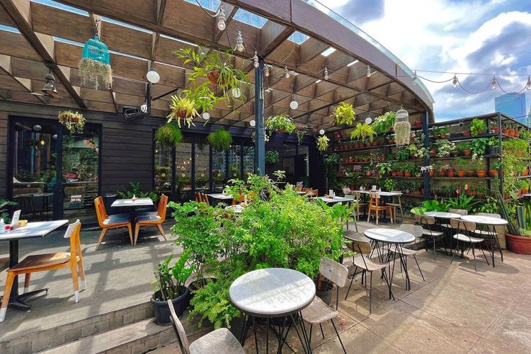 10 Kafe Rooftop di Jakarta Selatan, Banyak Tempat Foto Instagramable