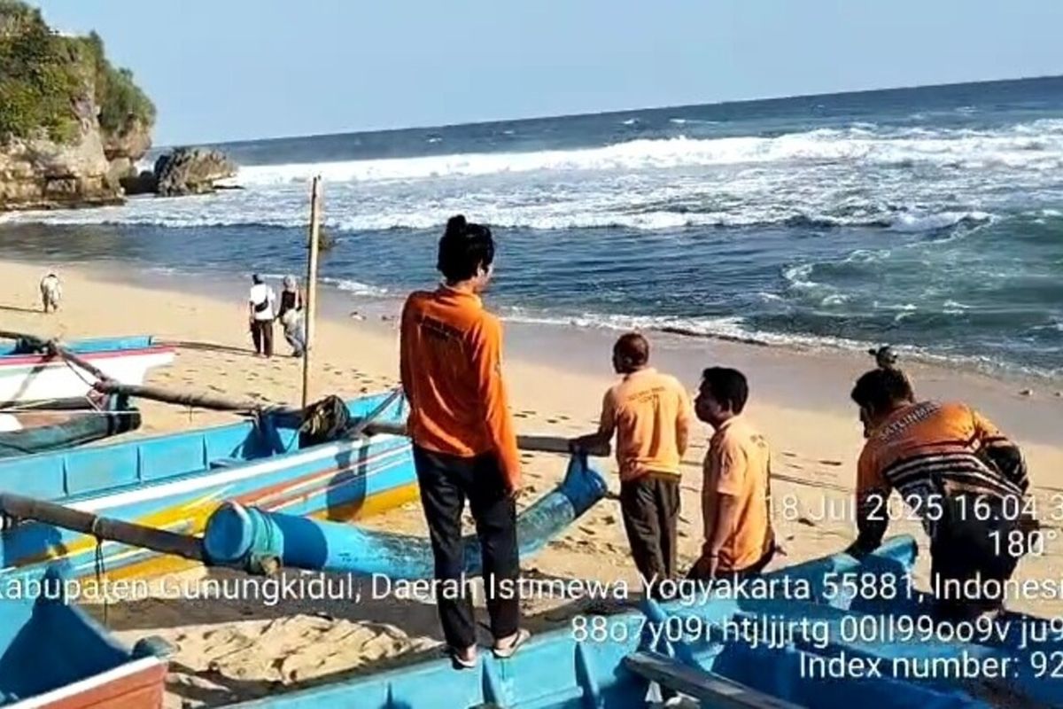 Gelombang Tinggi 4 Meter Ancam Pantai Selatan DIY, Ini Imbauan Resmi