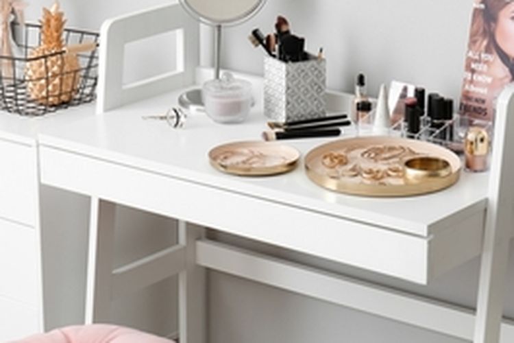 Cara Menata Meja Rias agar Tetap Rapi dan Nyaman