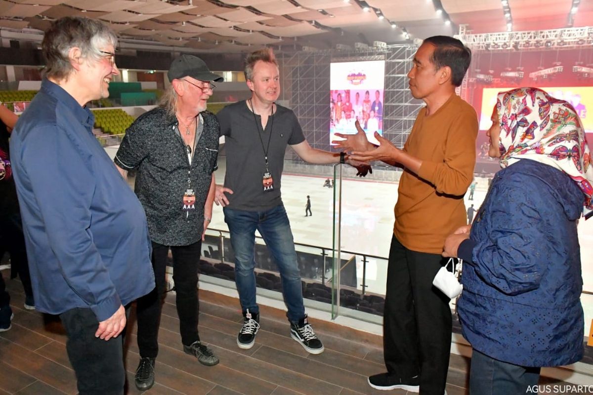 Konser di Solo, Deep Purple Hampiri Jokowi di Kursi Penonton