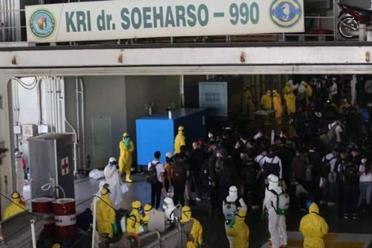 Detik-detik Evakuasi Seratusan WNI dari Kapal World Dream... Detik-detik Evakuasi Seratusan WNI dari Kapal World Dream...