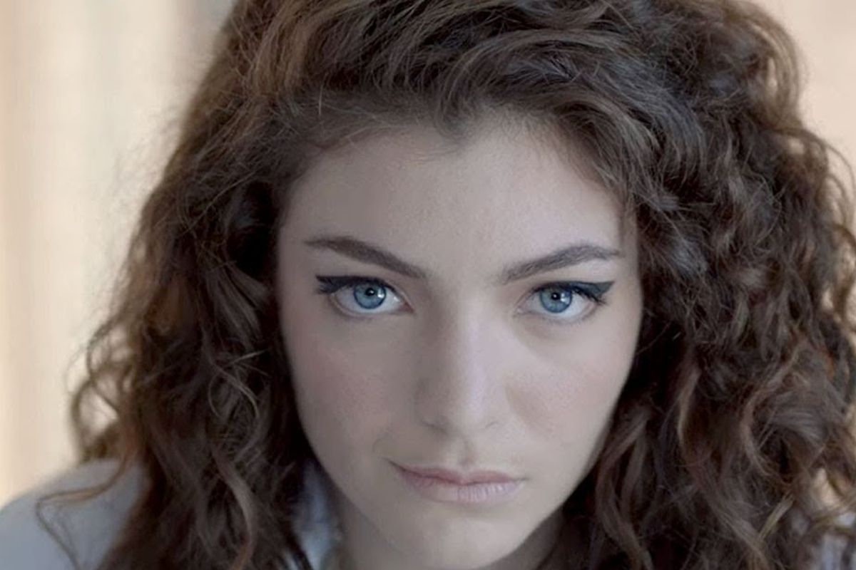 Lirik Lagu Hammer - Lorde