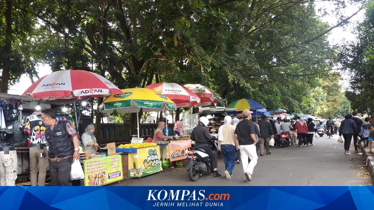 Kala Pusdai Jadi "Medan Perang" Takjil Warga Bandung...