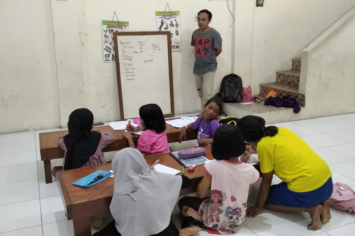 Sanggar Merah Merdeka, Rangkul Anak-anak Jalanan dan Kaum Marjinal di ...
