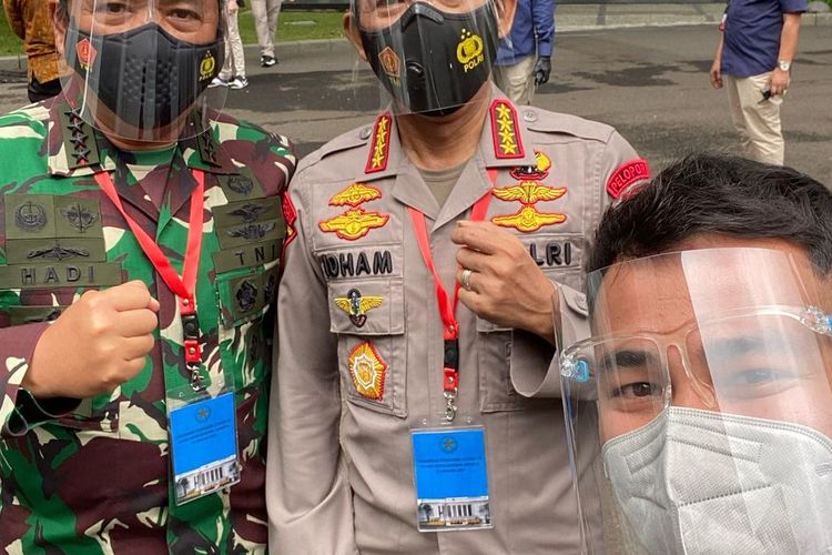 Foto Bareng Panglima TNI dan Kapolri, Raffi Ahmad: Ayo Kita Vaksin ...