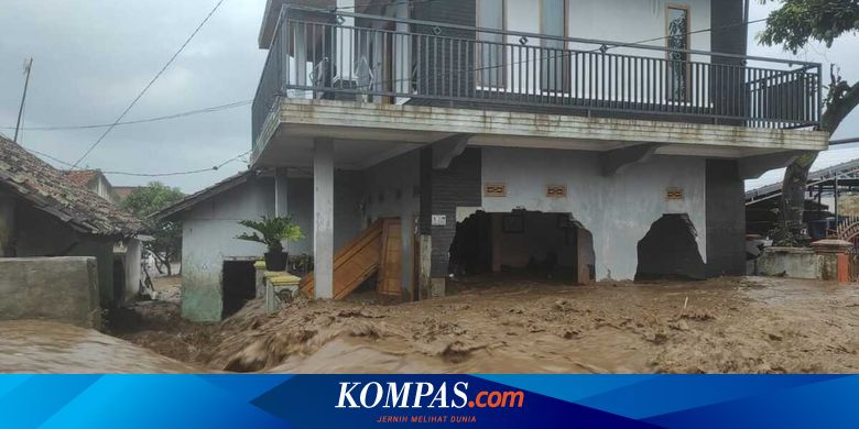 Tanggul Sungai Cisunggalah Bandung Jebol, Puluhan Rumah Terendam