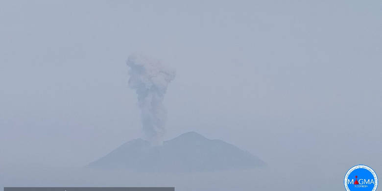 Berita Harian Gunung Semeru Luncurkan Abu Vulkanis Terbaru Hari Ini - Kompas.com