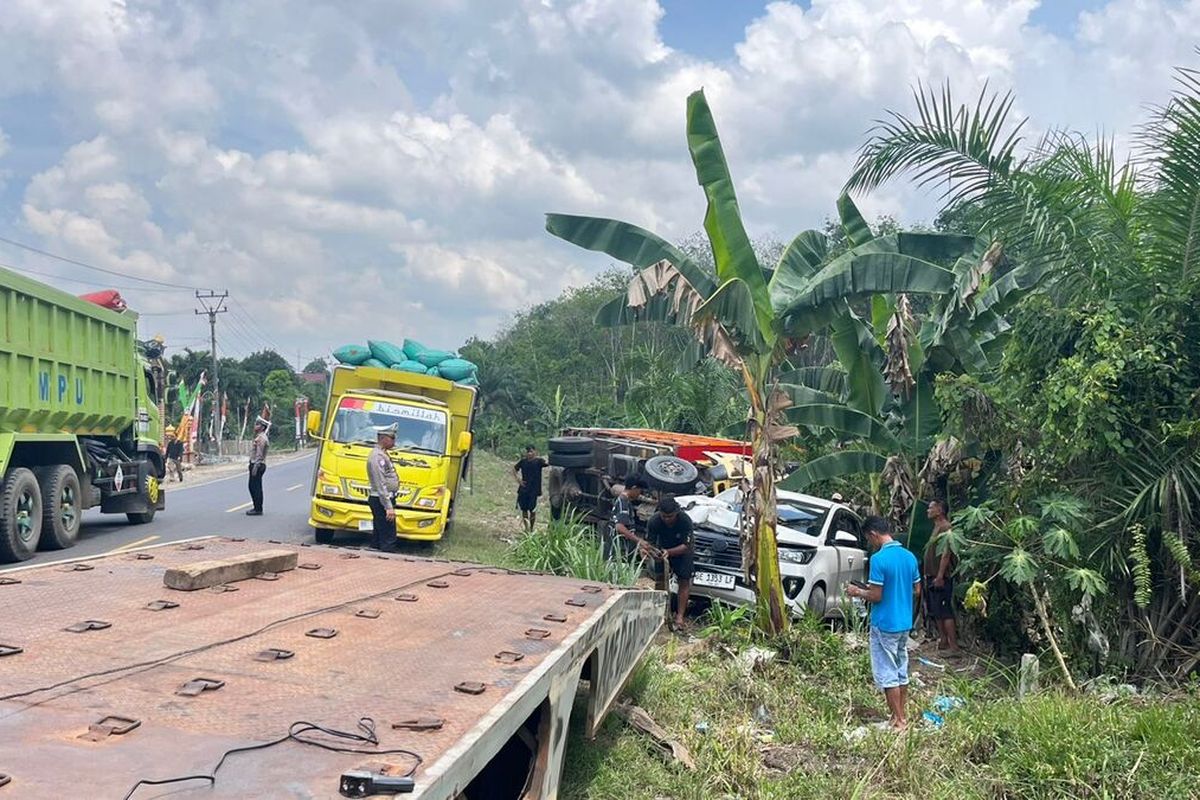 Tabrakan Beruntun Saat Ganti Ban di Jalinsum Lampung, 2 Orang Tewas