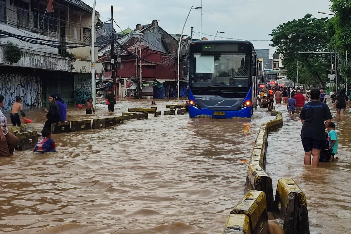 Hujan Lebat Bikin Banjir Jakarta Hari Ini Dipicu Mesoscale Convective ...
