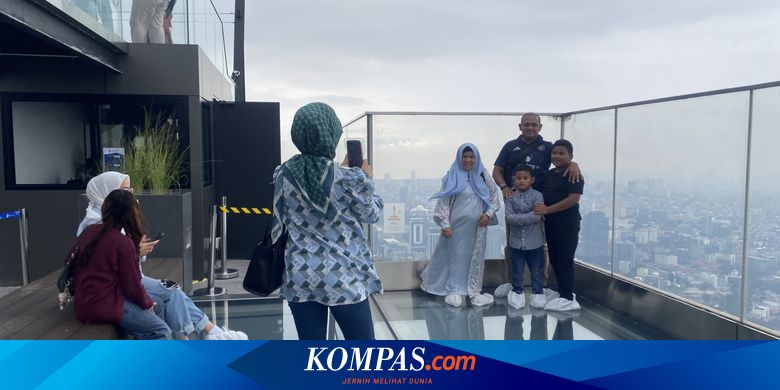 Melihat Jakarta dari Ketinggian 385 Meter di UP at Thamrin Nine