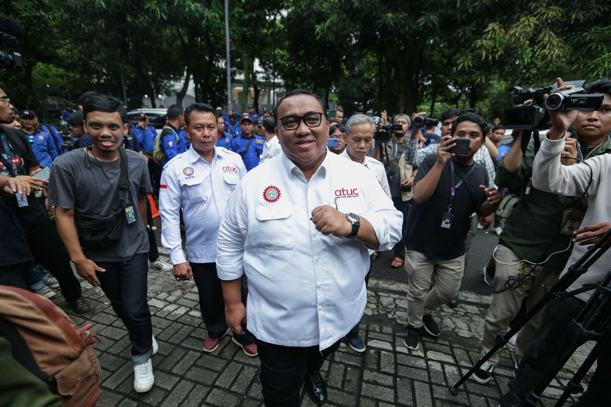 Profil Andi Gani, Tokoh Buruh yang Dekat dengan Jokowi Kini Jadi Staf ...