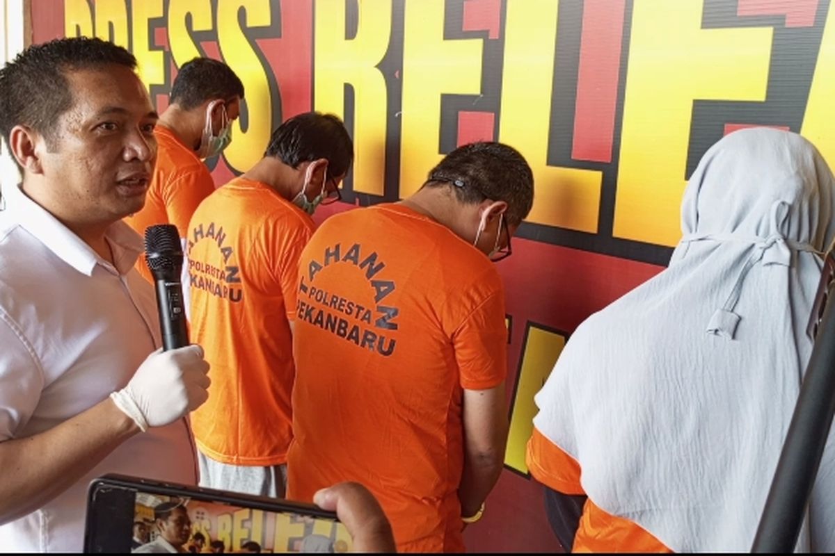 4 Pengedar Narkoba Lintas Provinsi Ditangkap, Bawa Sabu di Kaus Kaki