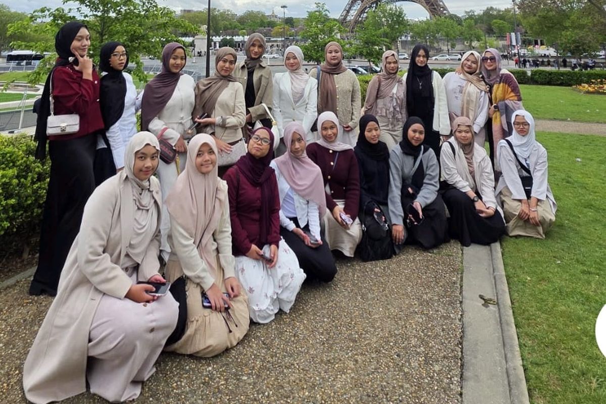 Tur Eropa Siswa SMA IIBS Karangpandan, Harus Berprestasi dan Membayar ...