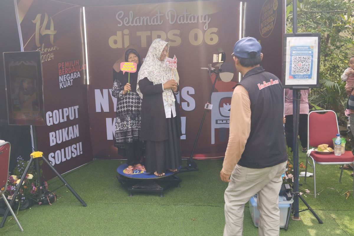 Tekan Angka Golput, TPS di Kediri Sediakan "Photo Booth" 360 hingga ...