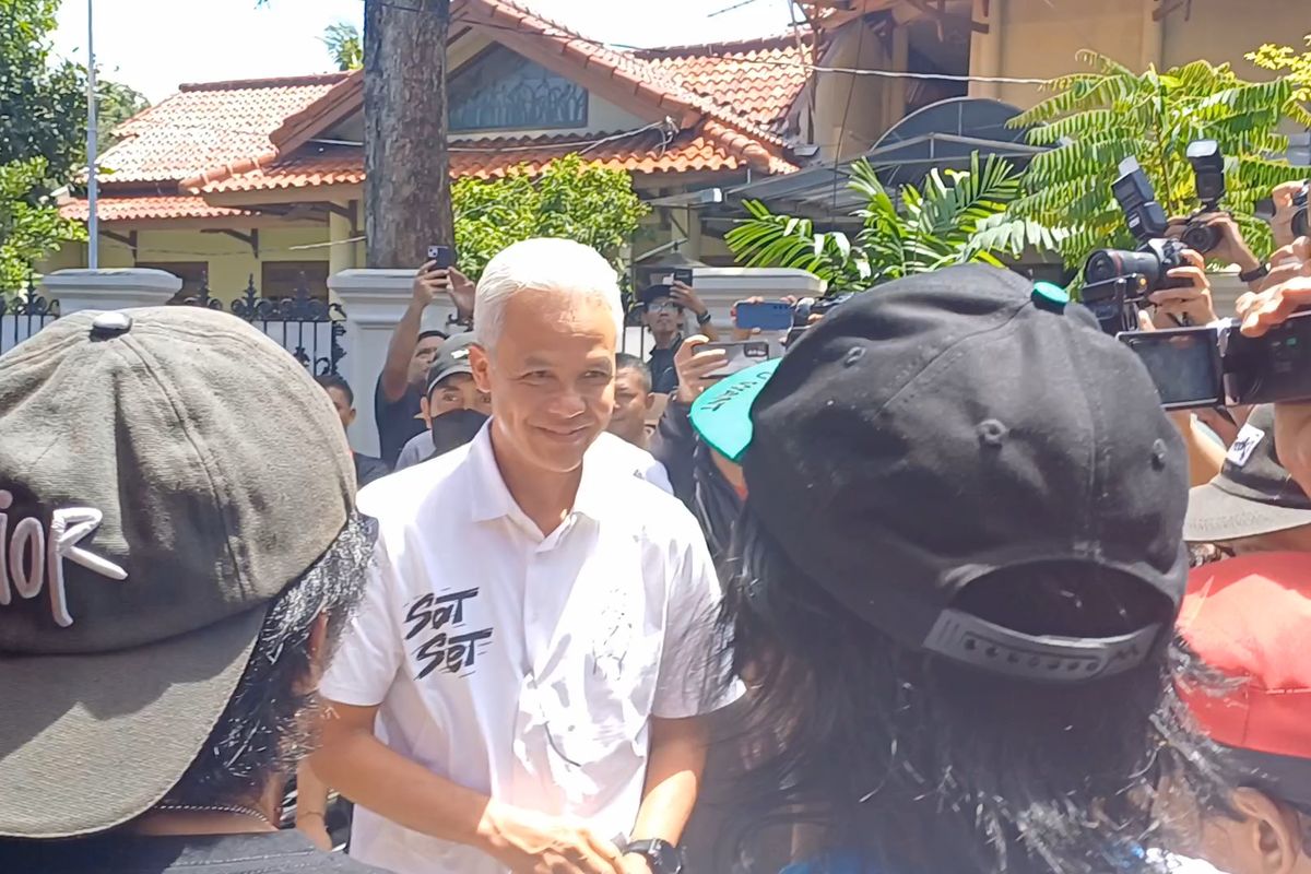 Ganjar Datangi Markas Slank di Potlot III Jakarta Selatan