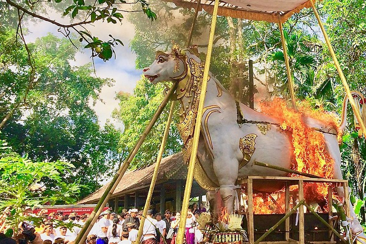 Contoh Musik sebagai Sarana Upacara Adat