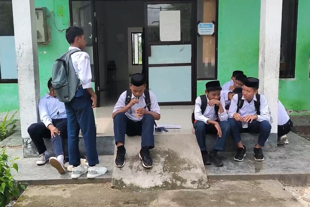 Sempat Stres dan Malu, Puluhan Siswa Polewali Akhirnya Bisa Ikut SNBP 2025