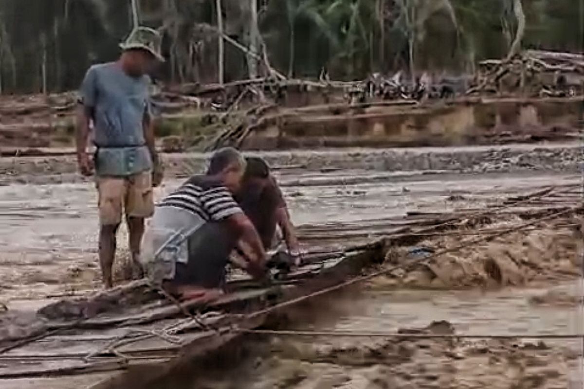 Jembatan Reje Payung Terputus, Warga Kecamatan Linge Aceh Tengah ...
