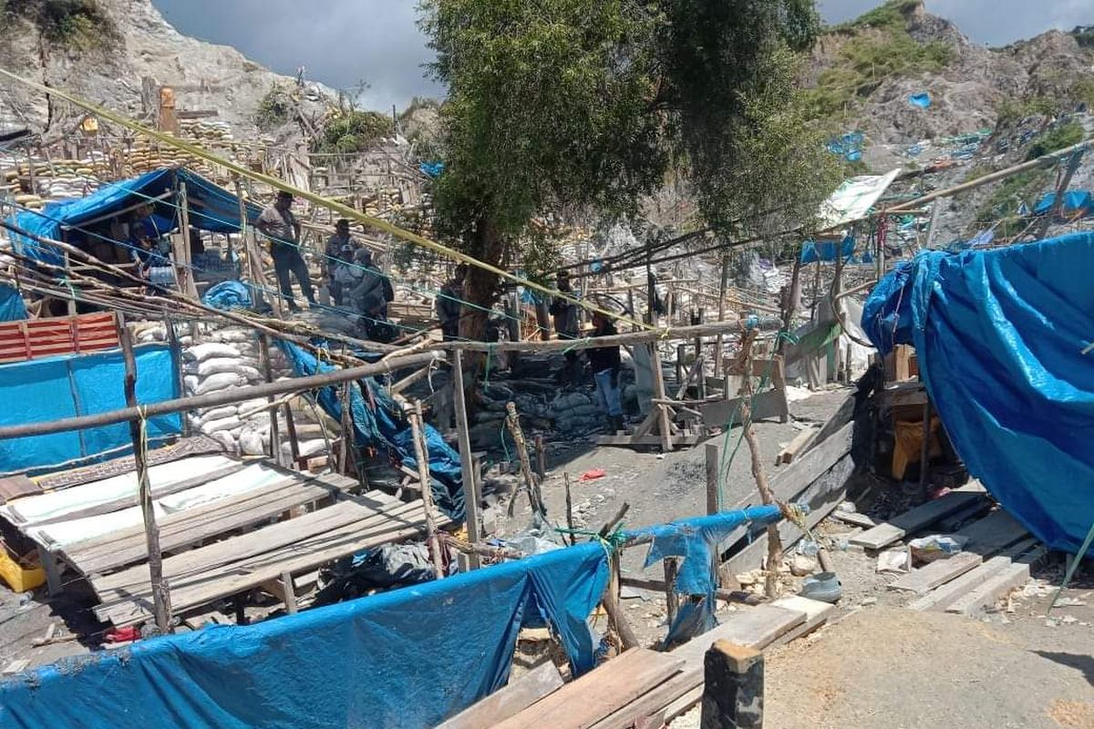 3 Penambang Emas Ilegal di Gunung Botak Tewas di Lubang Galian Usai ...