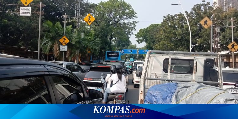Ada Demo di Patung Kuda, Polisi Tutup Jalan Medan Merdeka Barat