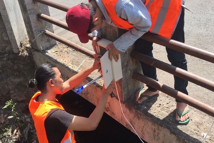 Foto : Antisipasi Banjir, Mahasiswa ITS Buat Alat Penakar Hujan Otomatis