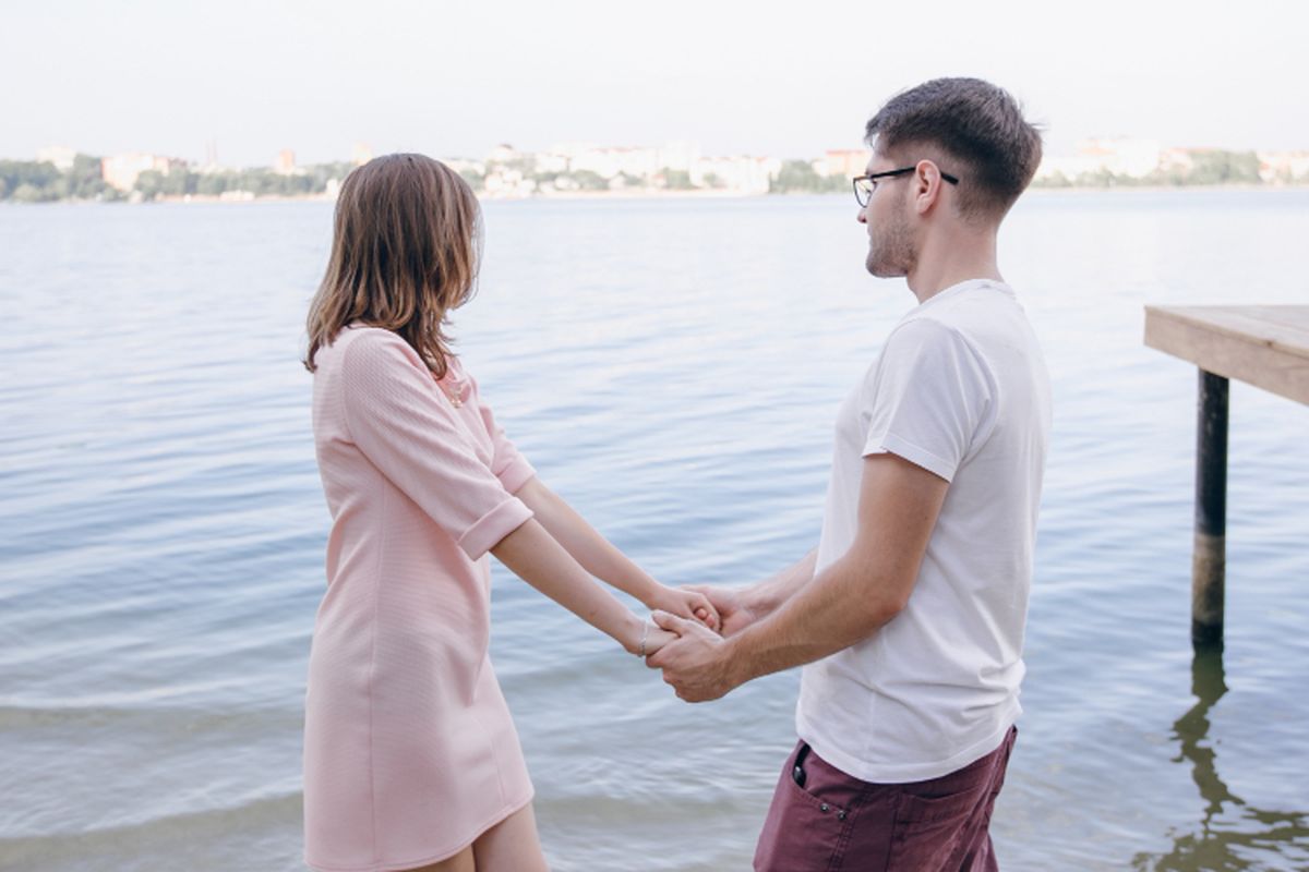 75 Gombalan untuk Pacar yang Bikin Dia Kepikiran Kamu Terus