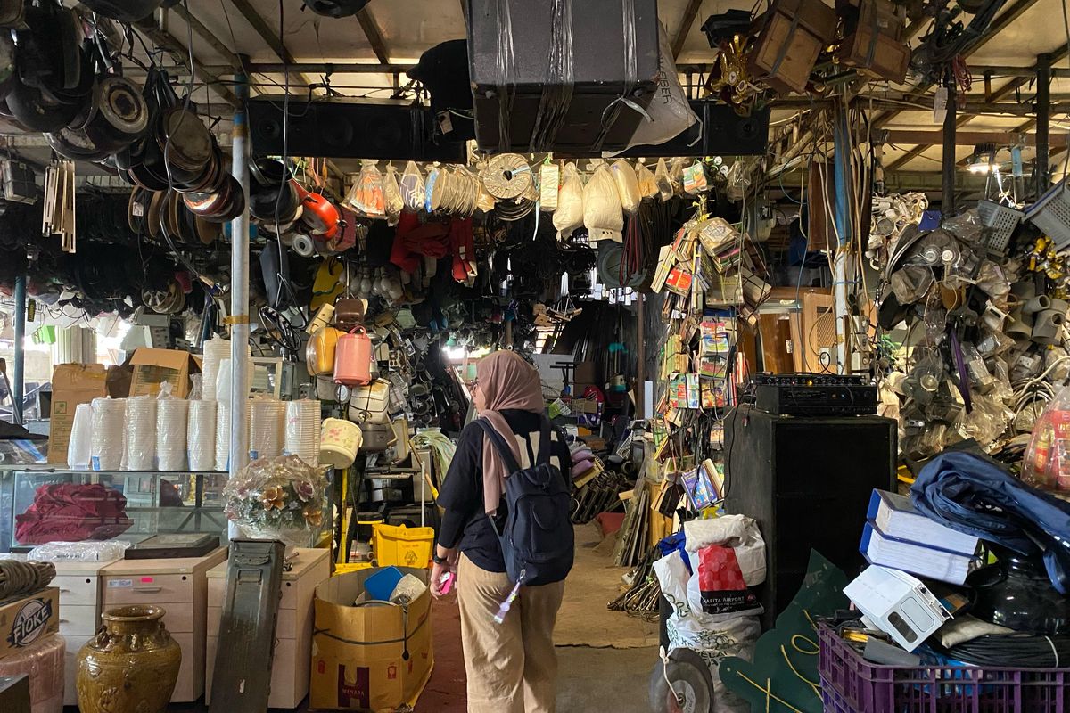 Wisata Mal Rongsok Depok Dibangun Menggunakan Beragam Barang Bekas