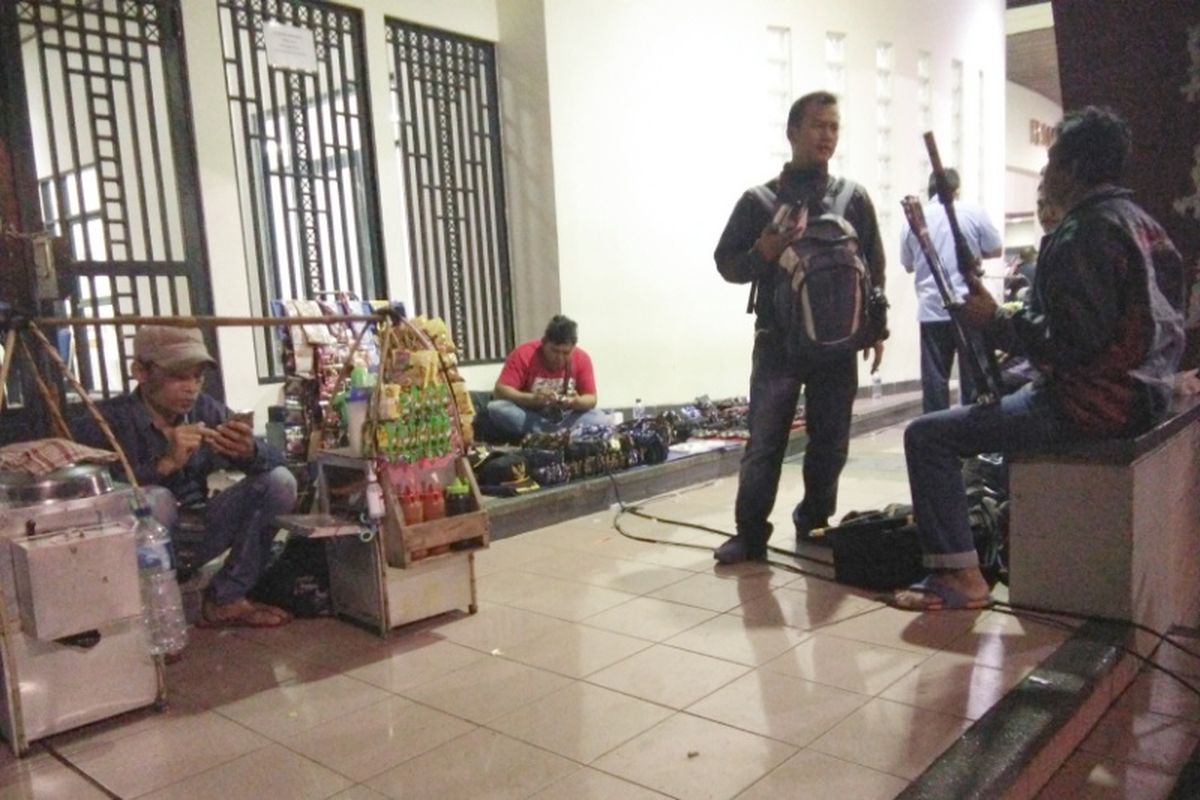 Pedagang Ketiban Untung di Acara Debat Pilkada Jabar 2018