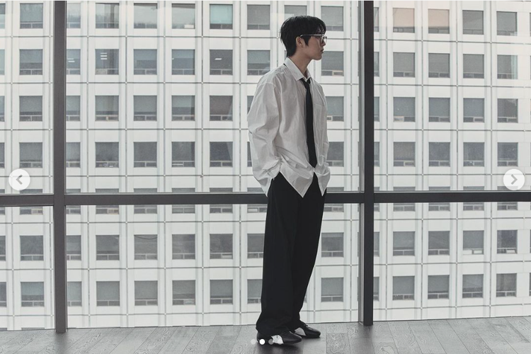 6 Inspirasi Gaya ala Choi Hyun Wook, "Oversized Outfit" Jadi Andalan