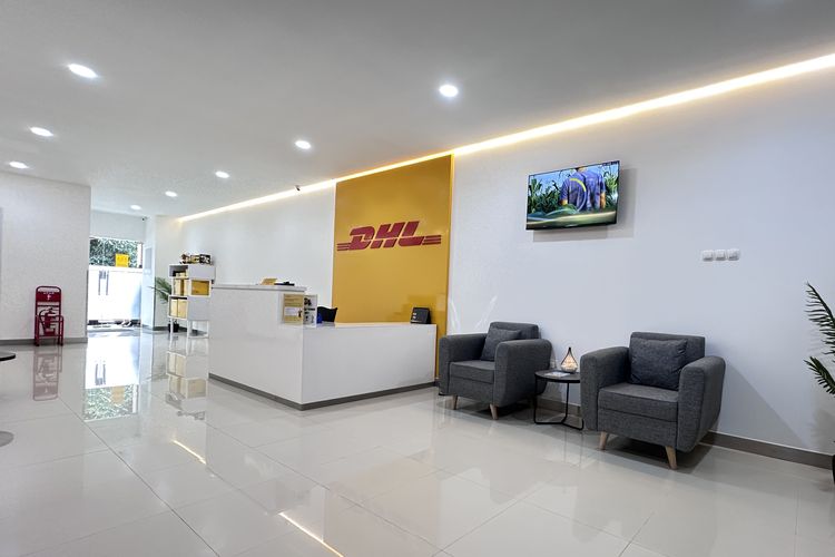 Foto : DHL Express Buka "Service Point" Baru di Indonesia