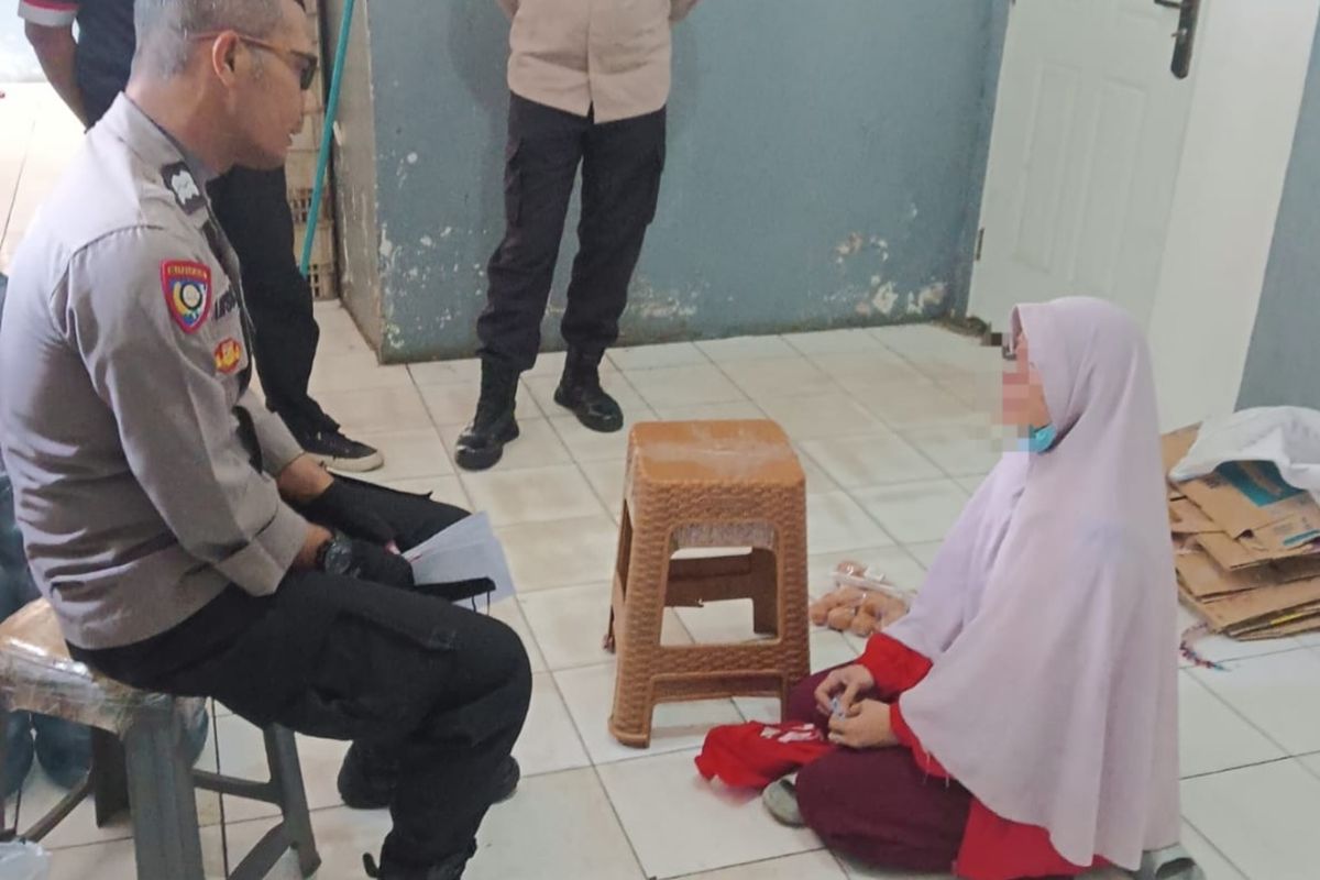 Ibu di Tangsel Nekat Curi Telur untuk Makan 3 Anaknya, Berujung Diberi Sembako