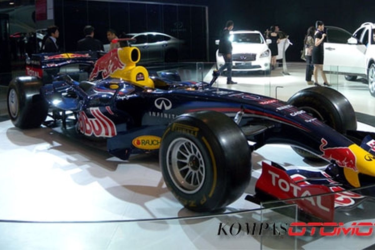 Mobil F1 Vettel dan Weber Mejeng di IIMS