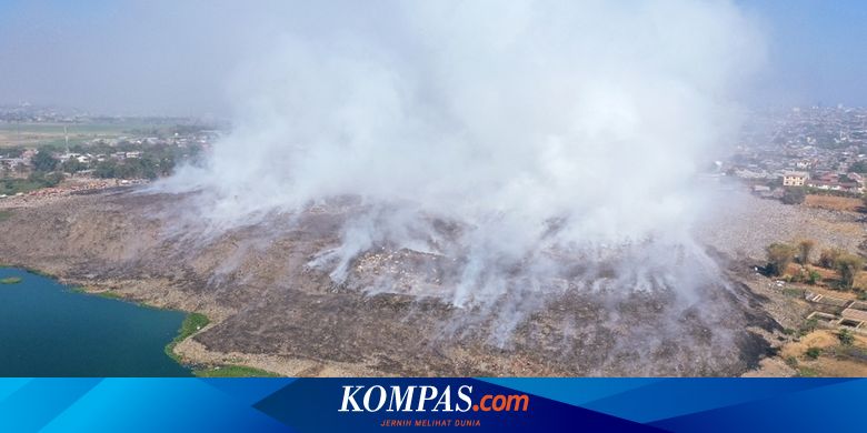 TPA Antang Makassar Terbakar Selama 15 Jam, Warga Disesaki Asap Sampah