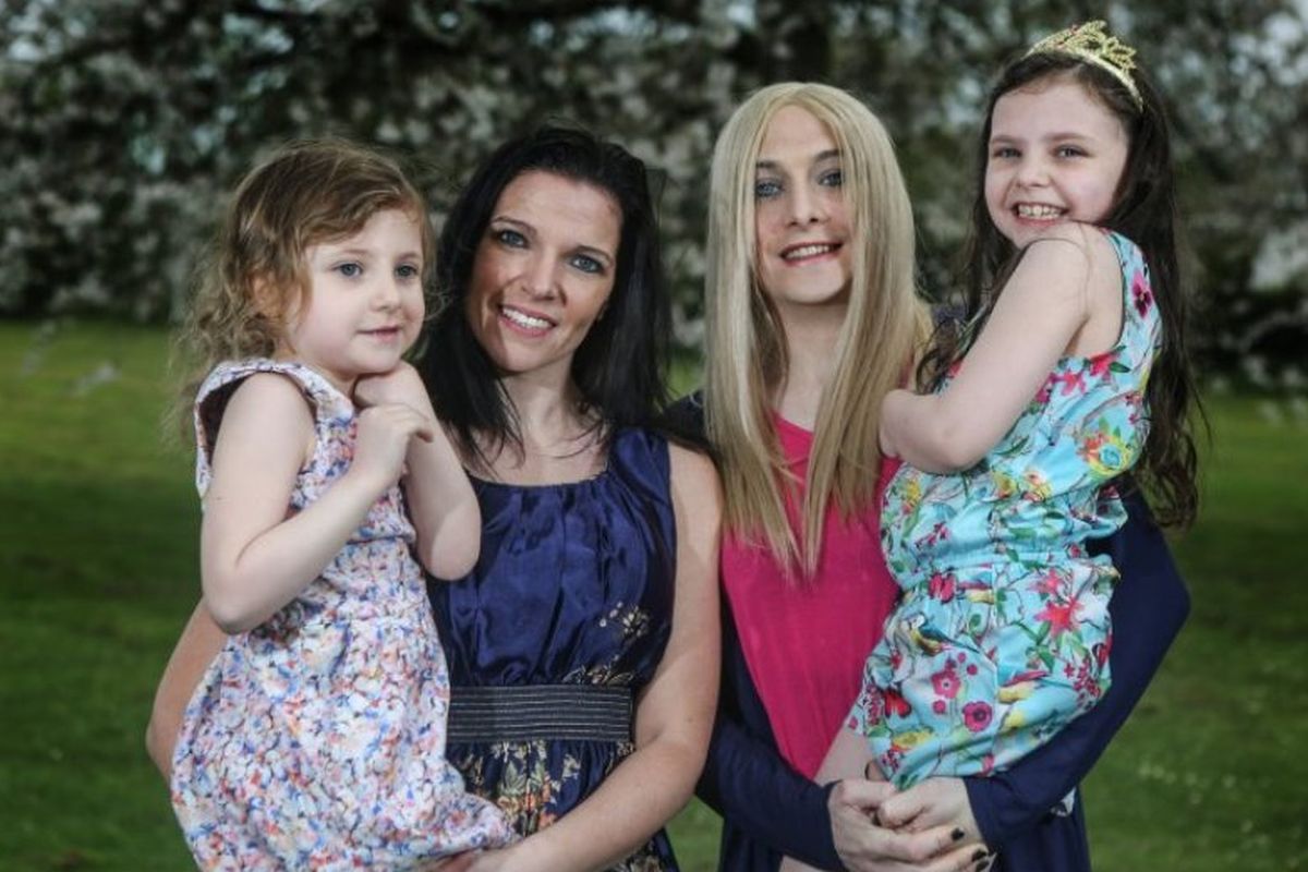 Tujuh Bulan Hidup sebagai Wanita Transgender, Seorang Ayah Kembali Jadi ...