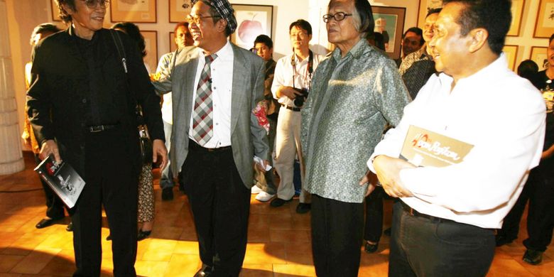 Biografi Singkat Moerdiono: Mensesneg Era Soeharto