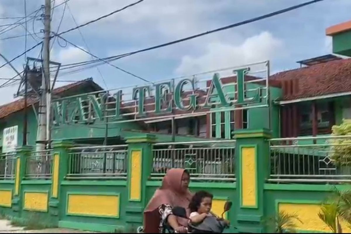 MAN 1 Tegal Bantah Keluarkan Siswi karena Baju Renang Saat Popda ...