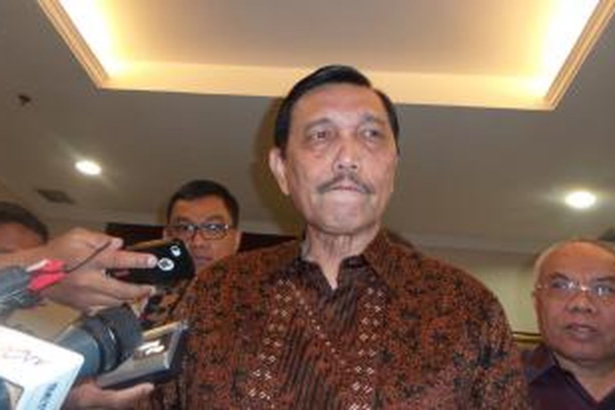 Luhut Ingatkan Masyarakat Tak Buat Meme yang Lecehkan Jokowi