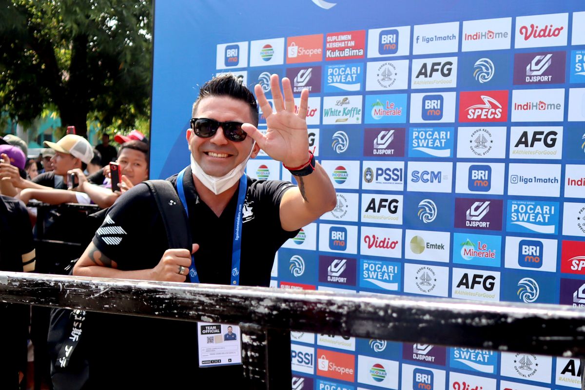 Kata Javier Roca Usai Berpisah dengan Persik: Waktunya untuk Belajar ...