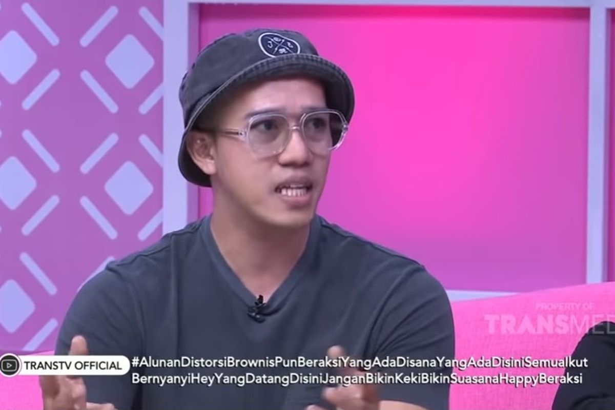 Lama Tak Terlihat, Ruri Repvblik Jualan Es Kelapa dan Sop Buah