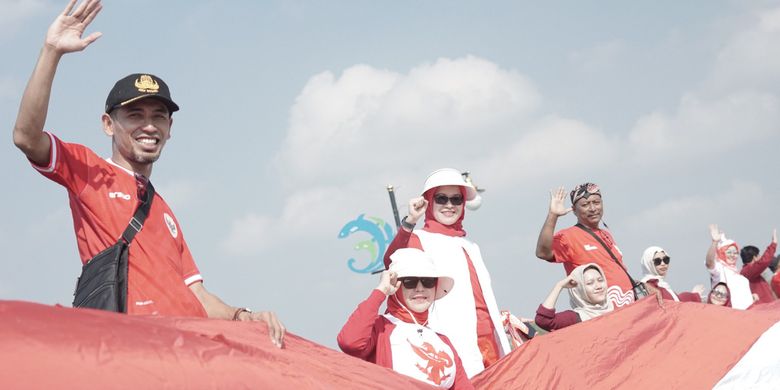 Berita Harian Bendera Raksasa Dibentangkan Di Lamongan Terbaru Hari Ini ...