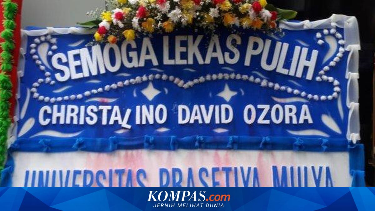 Karangan Bunga untuk D Berjejer di Depan RS, Ada dari Bekas Kampus Mario